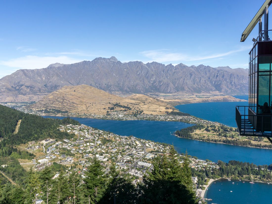 Ultimate Guide to Skiing in Queenstown - Women Travel NZ
